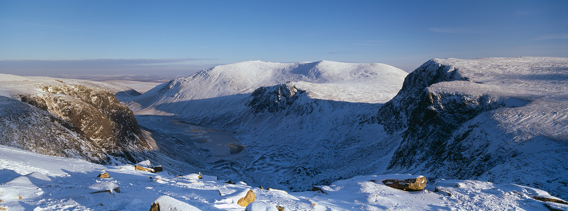 Beinn Mheadhoin, Loch Avon, The Cairngorms, Scottish Landscape ...